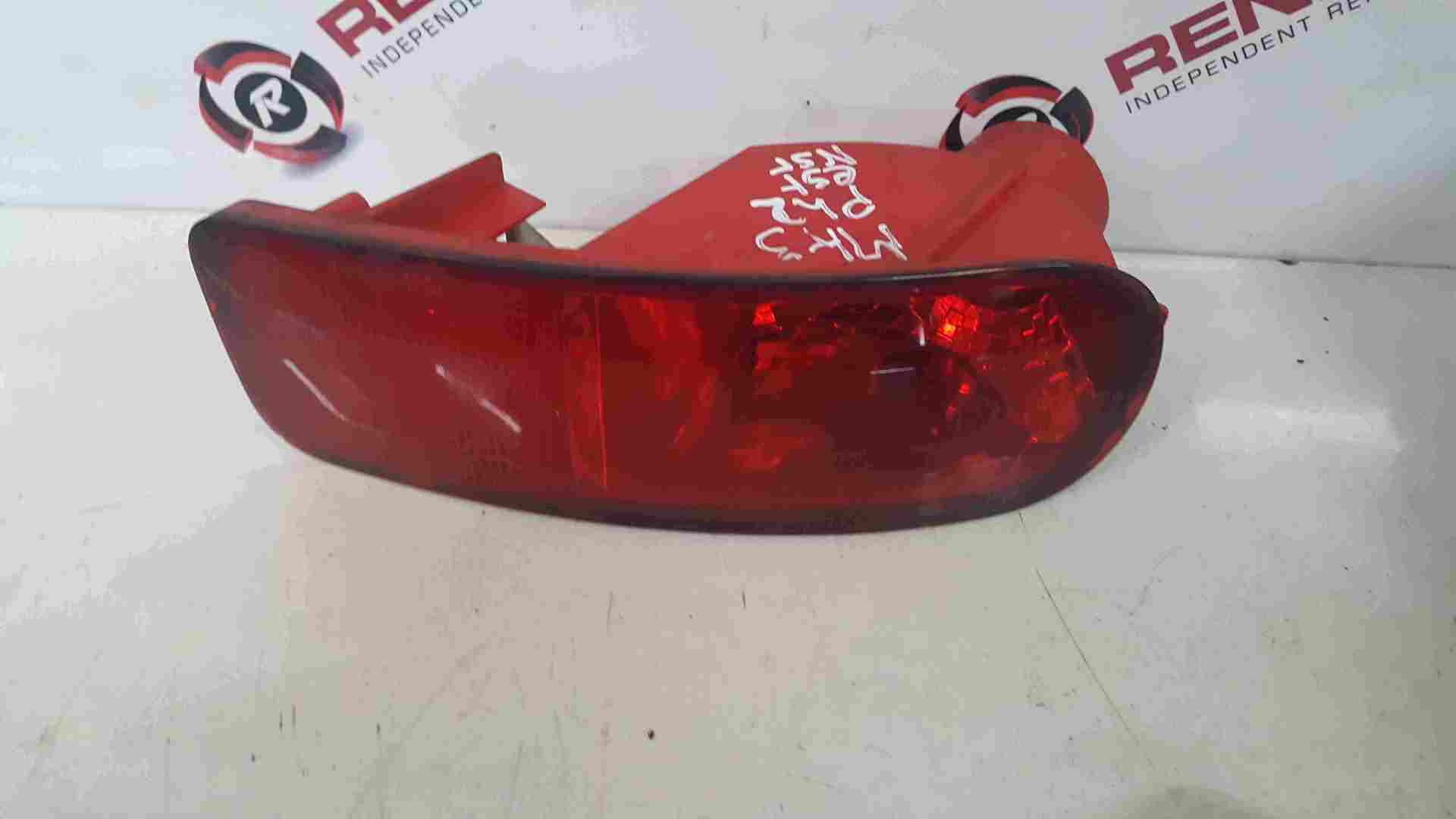 Renault Clio Estate MK3 2009-2012 Rear Bumper Passenger NSR Reflector ...
