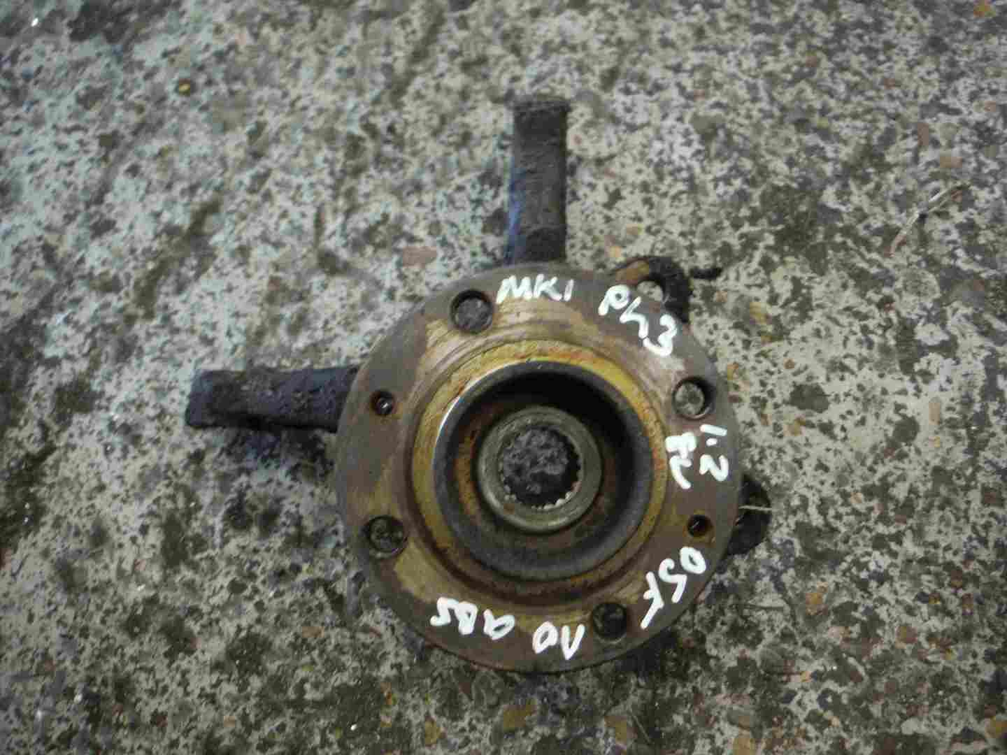 Renault Clio MK1 1996-1998 12 8v Drivers OSF Front Wheel Hub No Abs | Store
