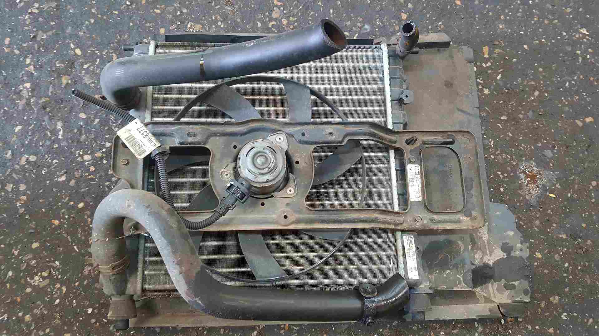 Renault Clio MK2 2001-2006 12 8V Engine Radiator RAD Pack Cooling FAN ...