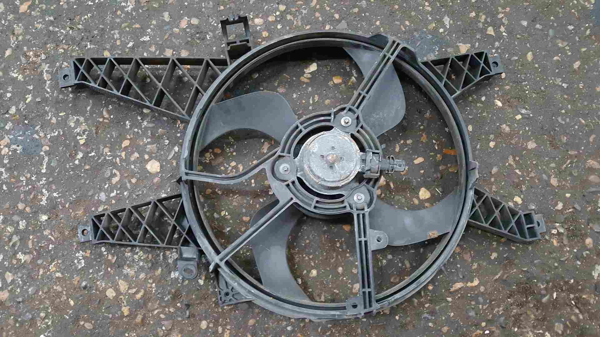 Renault Clio MK3 Modus 2009-2012 12 TCE Radiator RAD Pack Cooling FAN ...