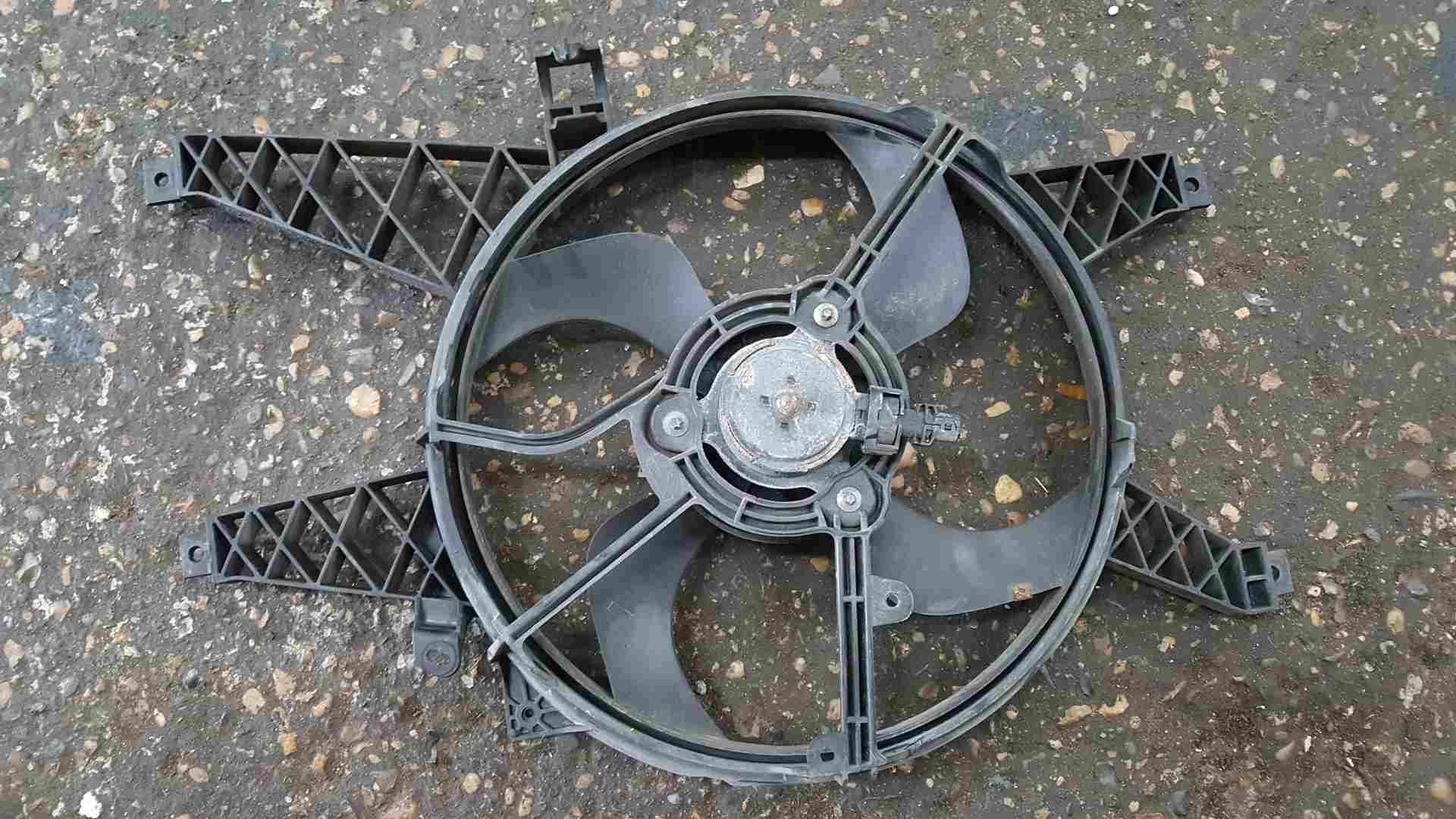 Renault Clio MK3 Modus 2009-2012 12 TCE Radiator RAD Pack Cooling FAN ...