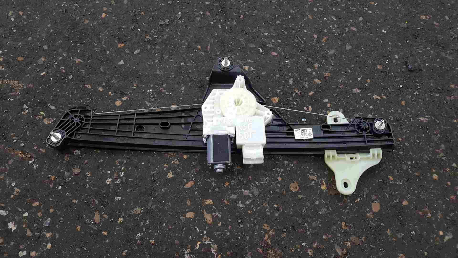 Renault Clio MK5 2019-2021 Passenger NSF Front Window Motor Regulator ...