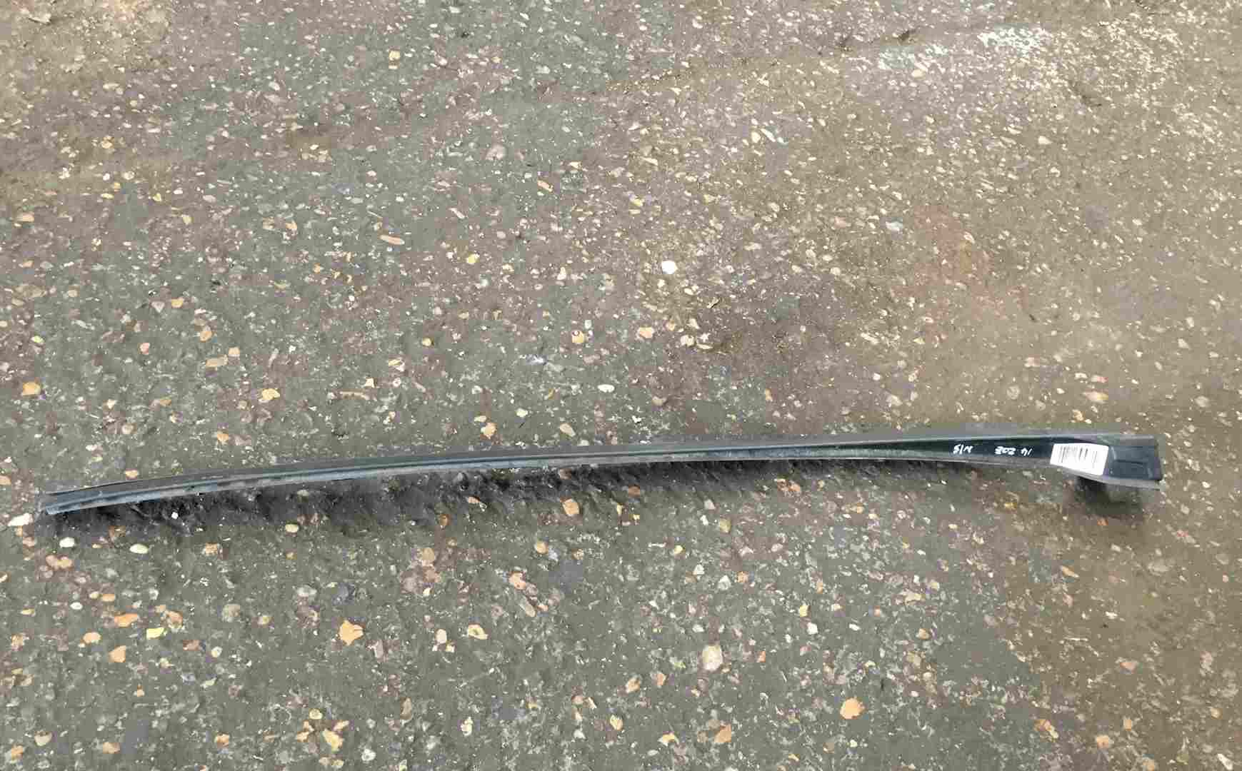 Renault Zoe 2012-2016 Passenger NSF Front Windscreen Trim Plastic ...