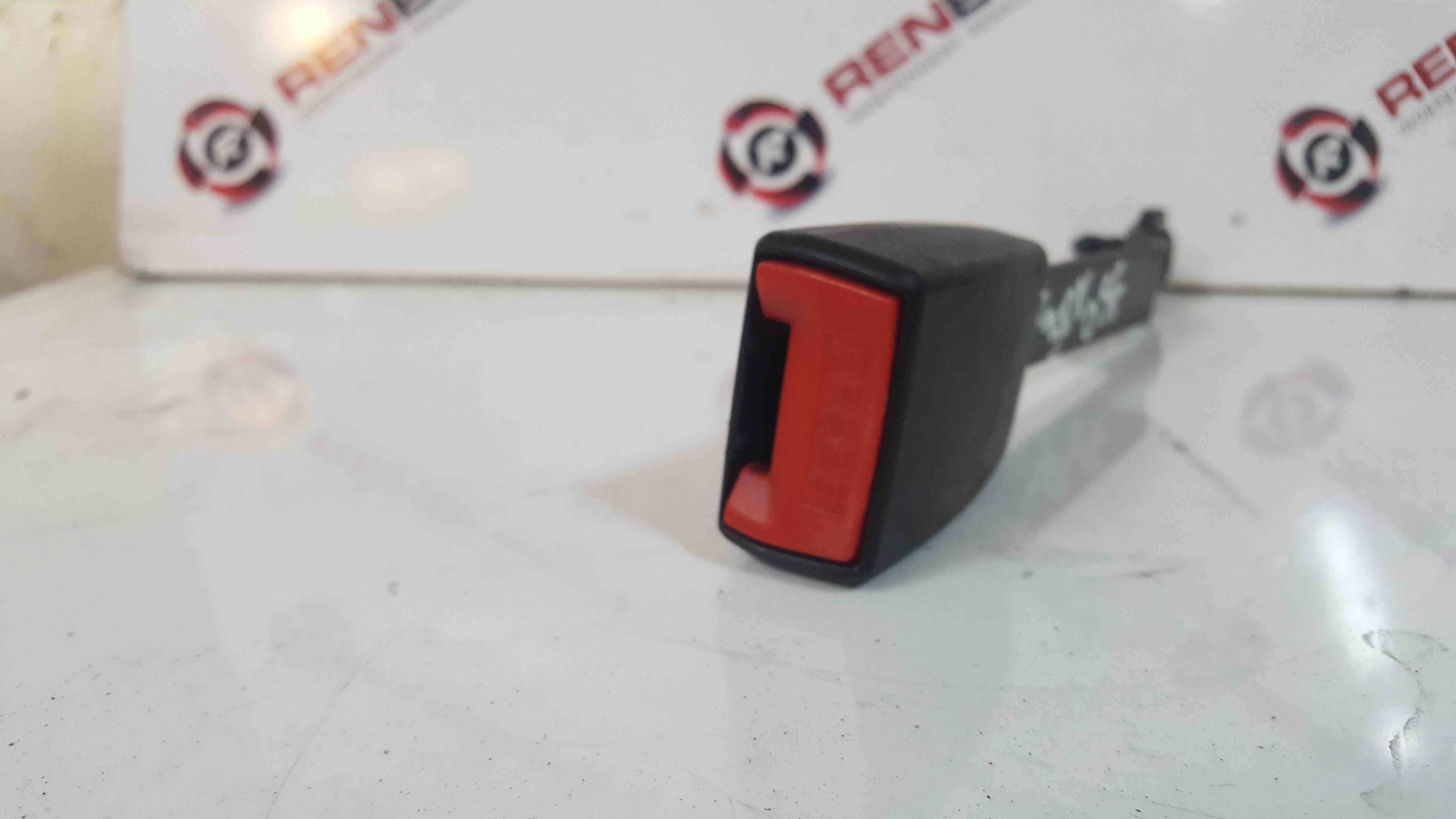 Renault Clio MK3 2005 2012 Drivers OSF Front Seat Belt Buckle Store Renault Breakers Used Renault Car Parts Spares Specialist